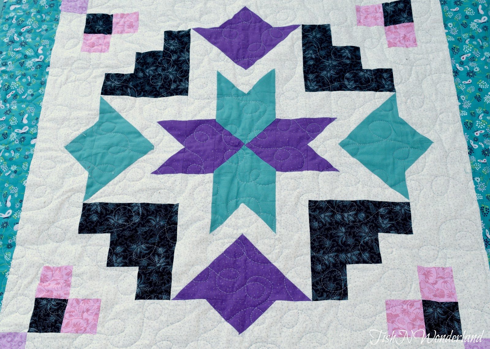 Tish's Adventures in Wonderland: TGIFF--Star Blossom Baby Quilt