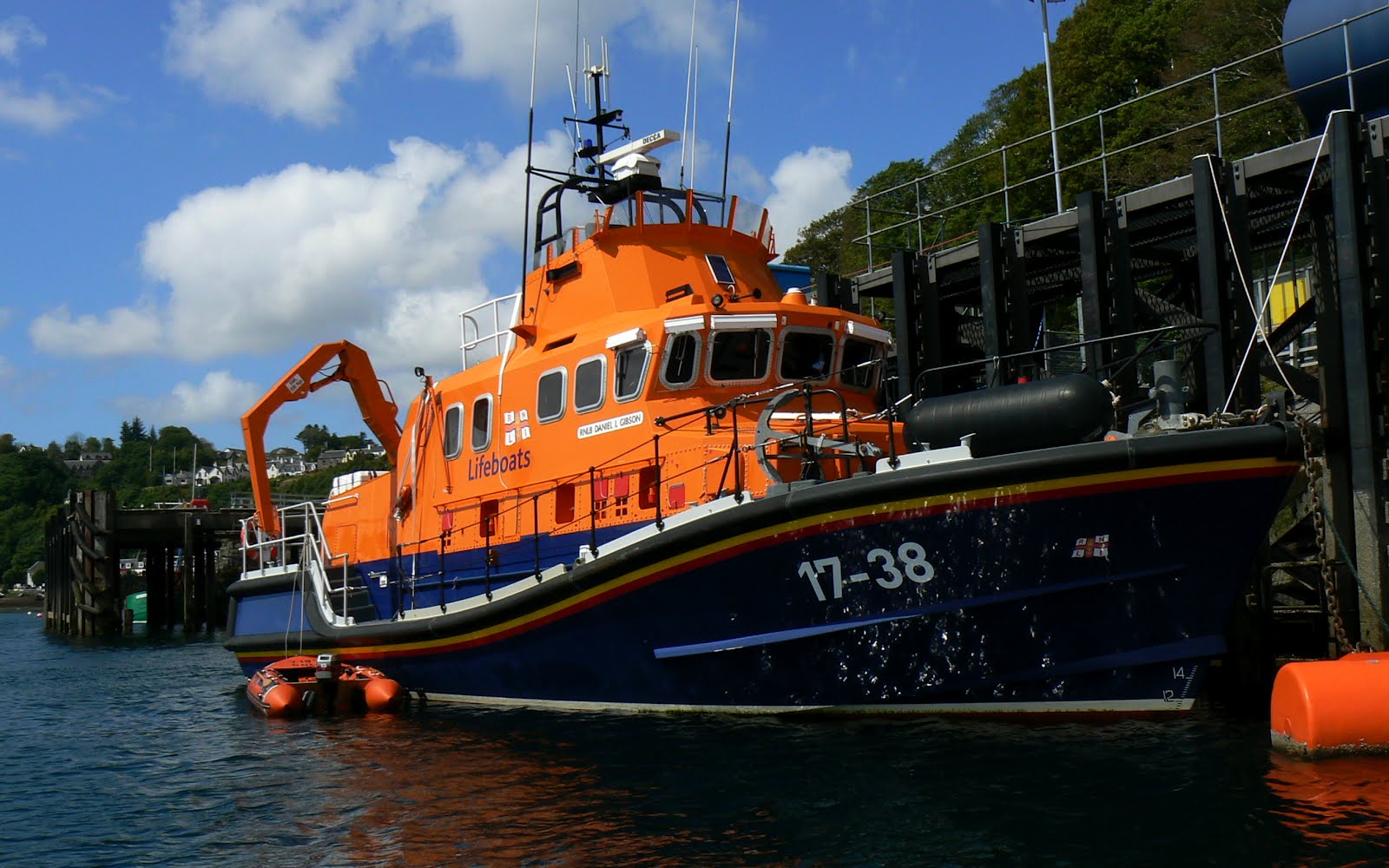 A Kilchoan Diary: Tobermory Lifeboat Activity