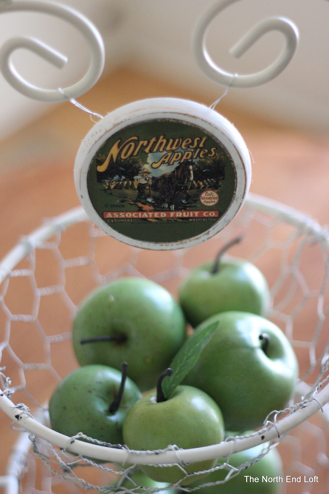 The North End Loft: Chicken Wire Plate Stand