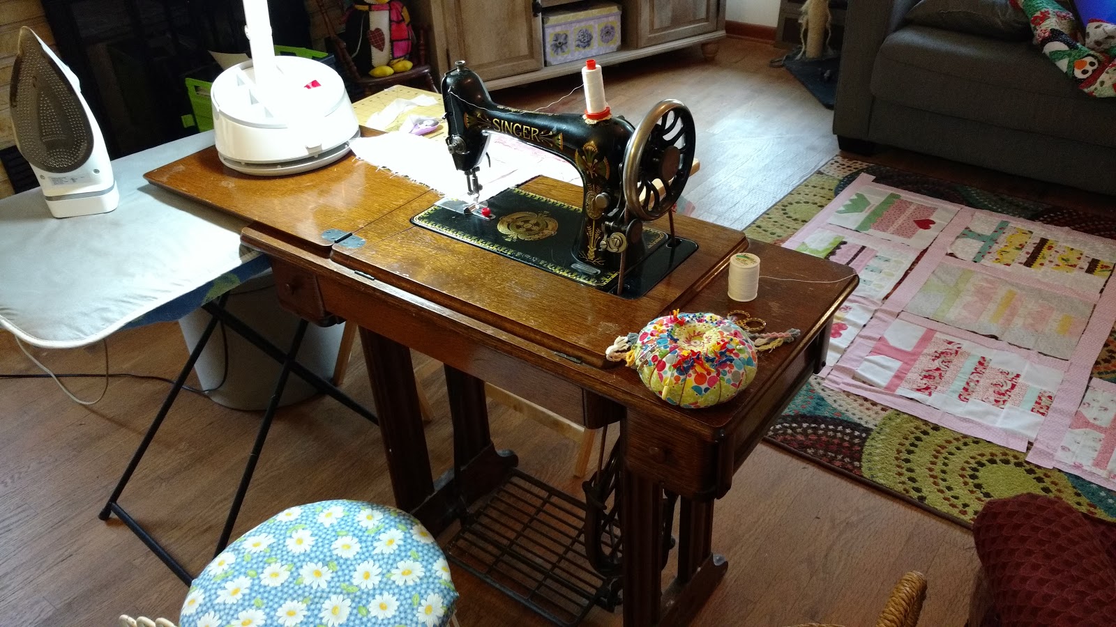 Missy's Homemaking Adventures: Sew Sweet Sewing Spaces
