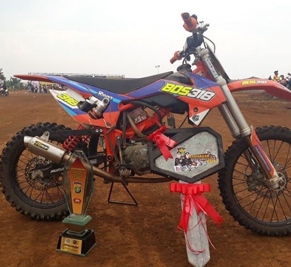 Gambar Modifikasi Bodi Bebek Modif Motor Trail Cross Dan Gestrek Pakai ...