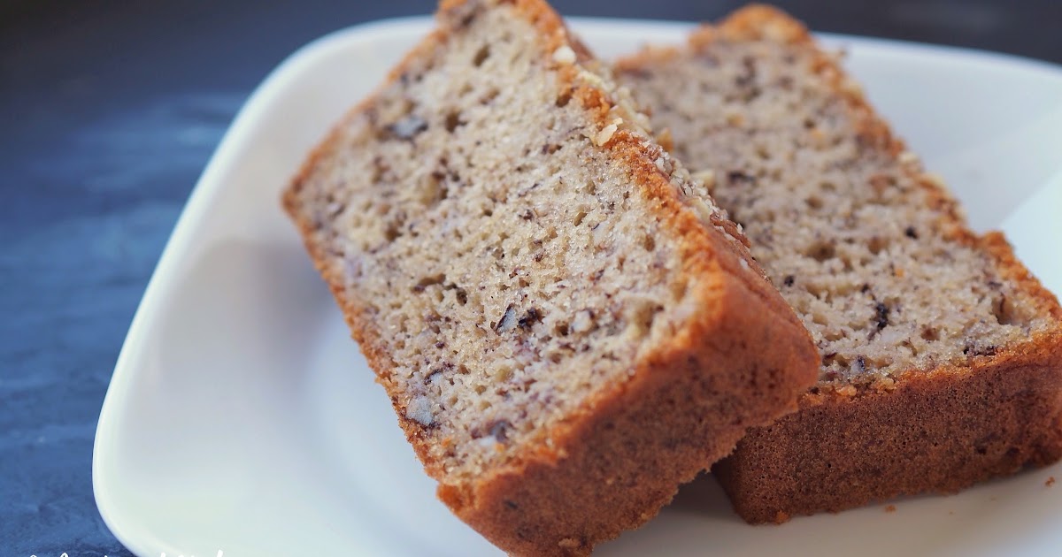 Minty's Kitchen: Banana Walnut Sponge Cake