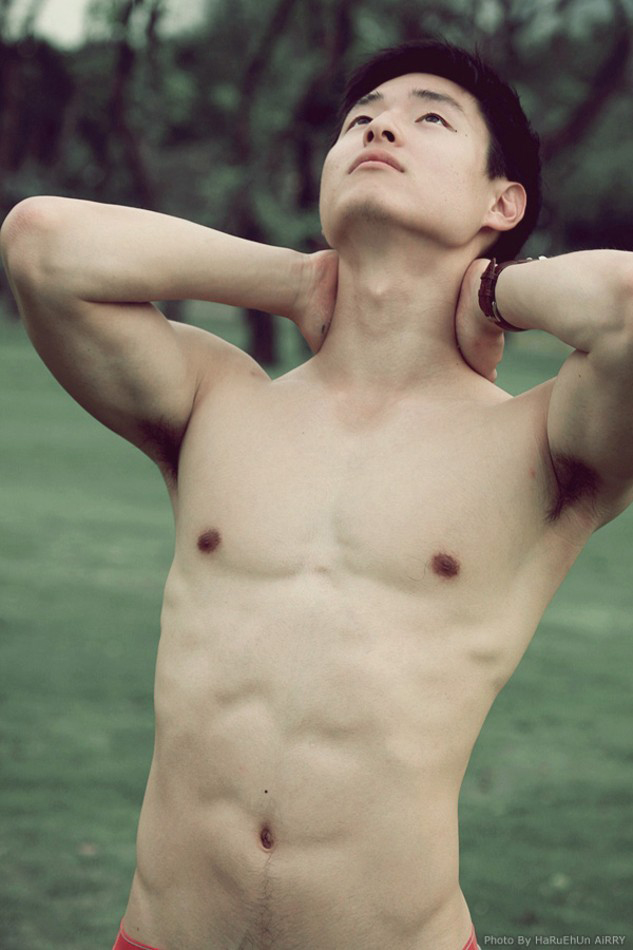 Le Yuha: A Walking in Bangkok - Stephen Sohn