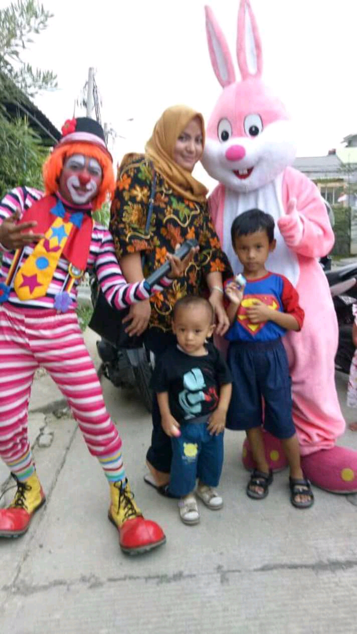 Badut solo/badut ulang'tahun solo/badut terdekat 085865998849/ ...