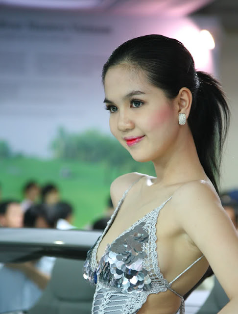 Ngoc Trinh Sexy Girl at Auto Show - Viet Nam Bikini Model - 1000 asian ...