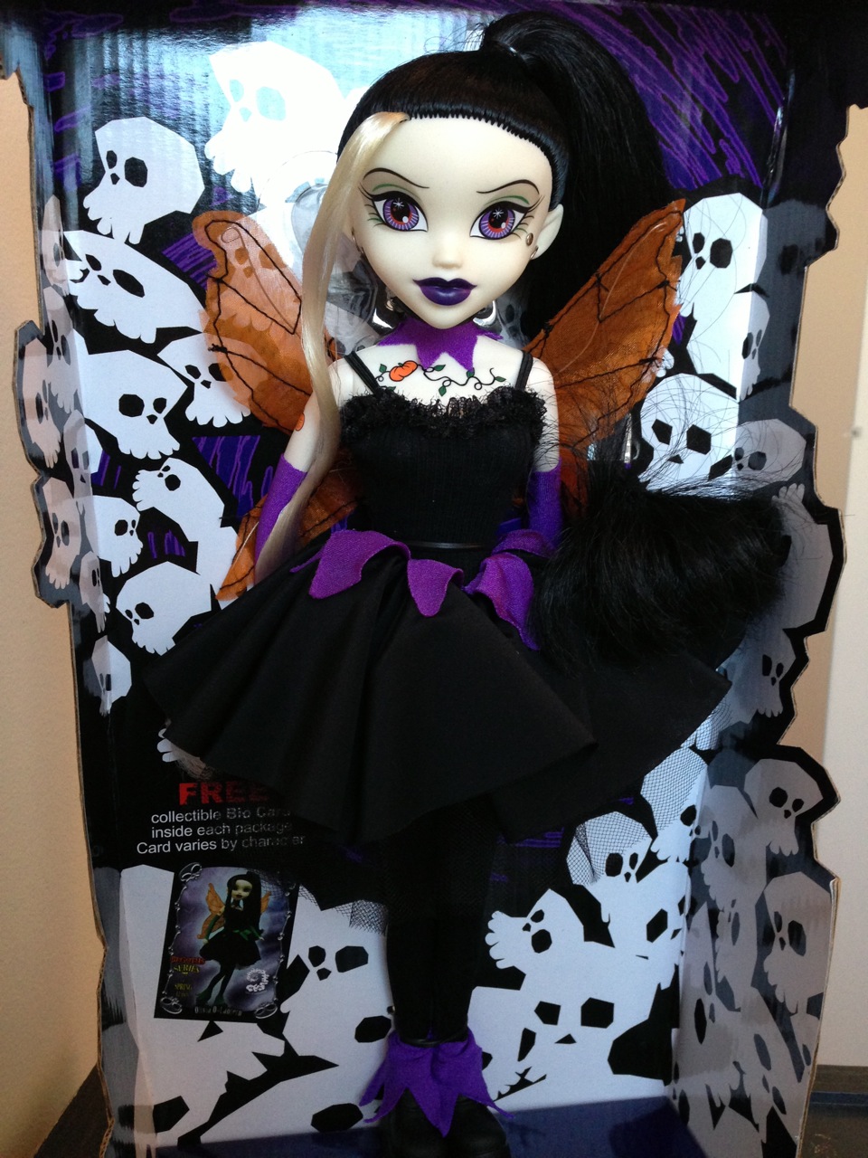 Bleeding Edge Goth Doll "Olivia O'Lantern"--A Guest Review! | The Toy ...