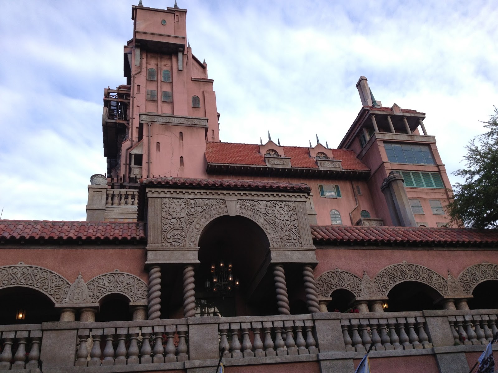 TOWER OF TERROR early morning queue : r/WaltDisneyWorld