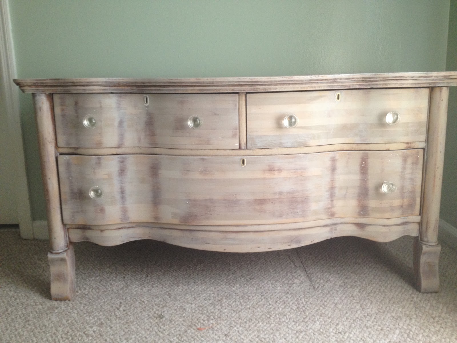 Dwell Haven: How To: "Gray-Wash" Furniture