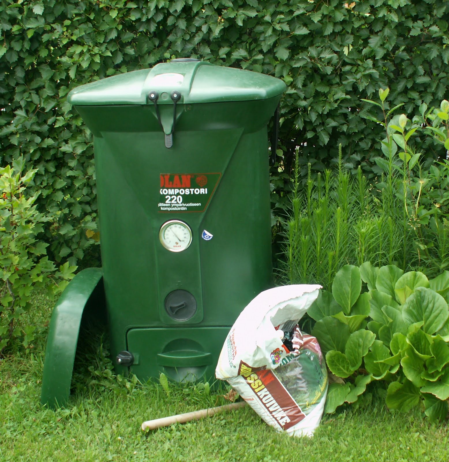 Ekoniksit: Kompostointi