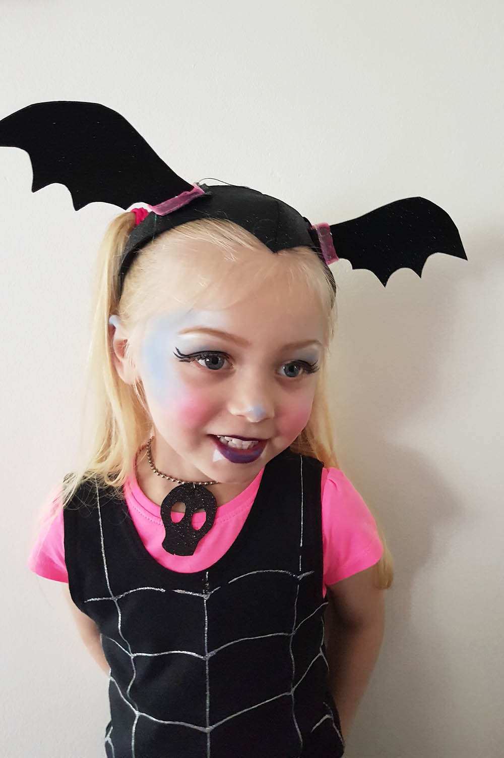 Vampirina Headband Hair & Skull Necklace DIY | Now thats Peachy