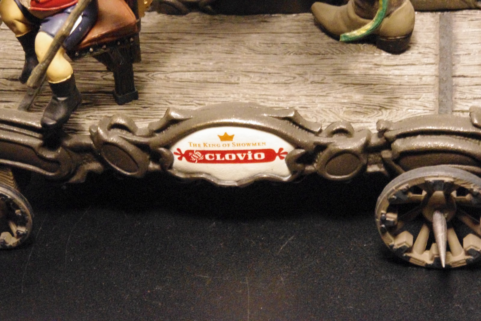 Na Boca Do Lobo: CLIVE BARKER'S INFERNAL PARADE - TOM REQUIEM