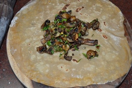 Vaniensamayalarai: Mushroom Roti Parcel / Roti Stuffed With Mushroom Mix