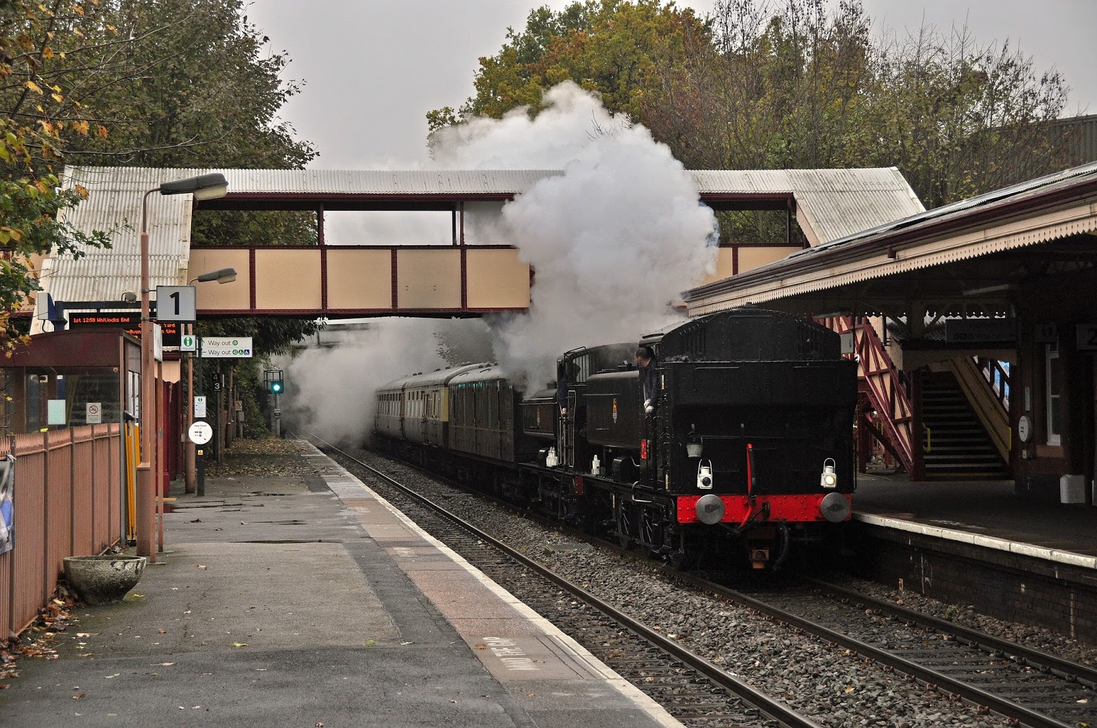 Sam's World: The "Pannier Rambler IV" - Panniers On The Main Line...