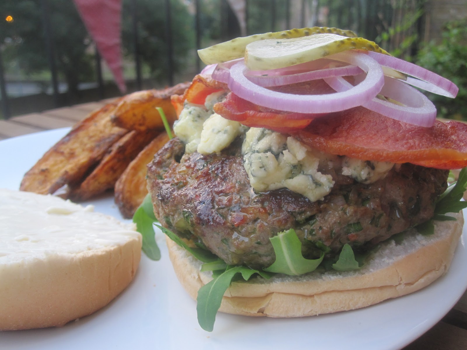 Sam Cooks Food: Homemade burger
