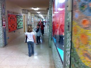Ridgley's Kinder Kids! : We are going on a VERB Hunt!