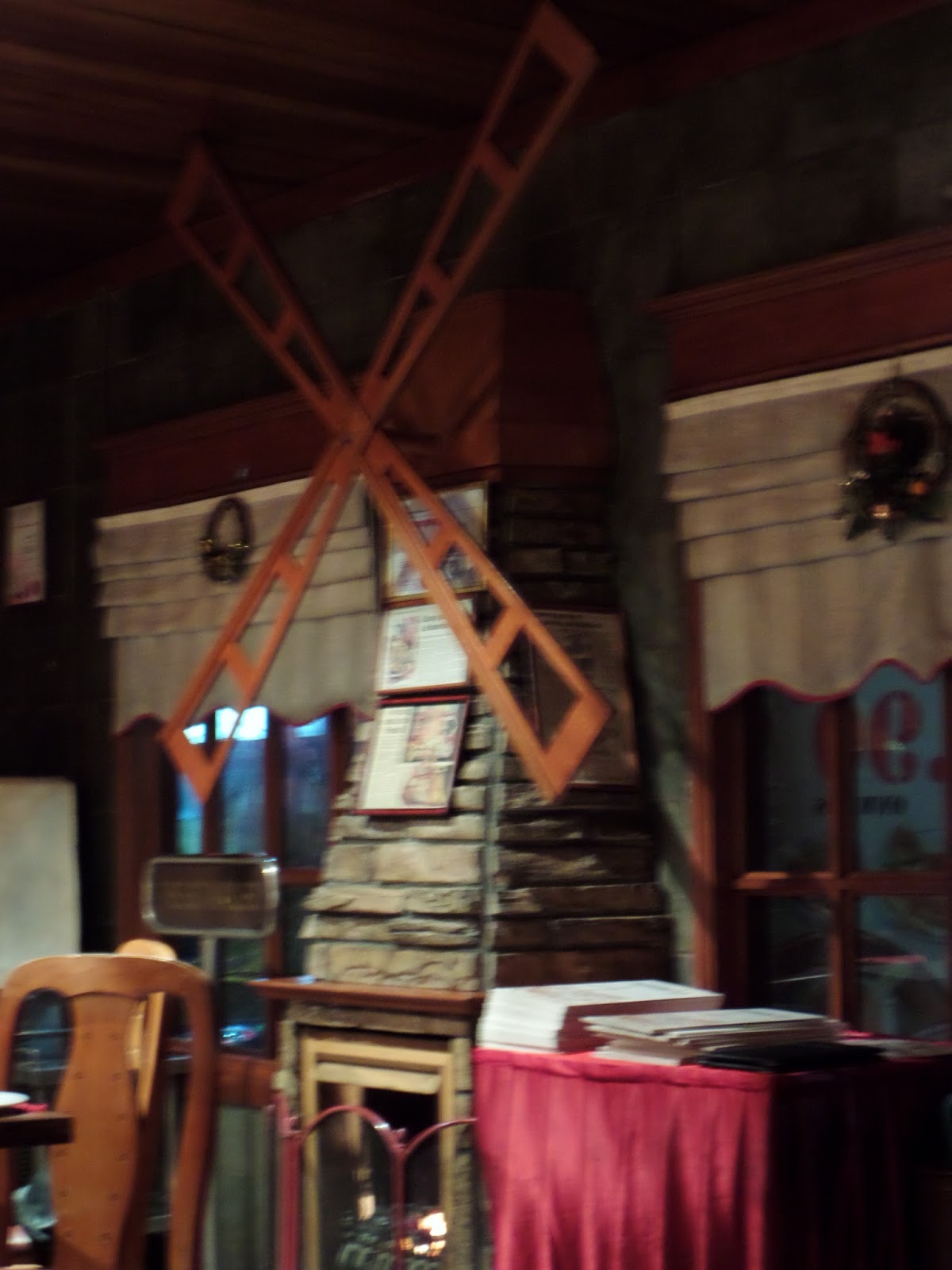 Cherry Q 卢秋燕: Windmill Restaurant Bukit Raja