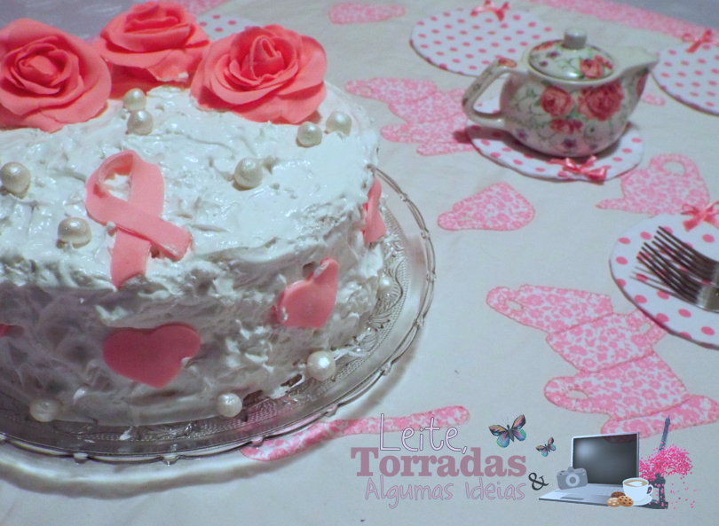 Falando com as Batatas: Outubro Rosa: Bolo de beijinho e ovomaltine