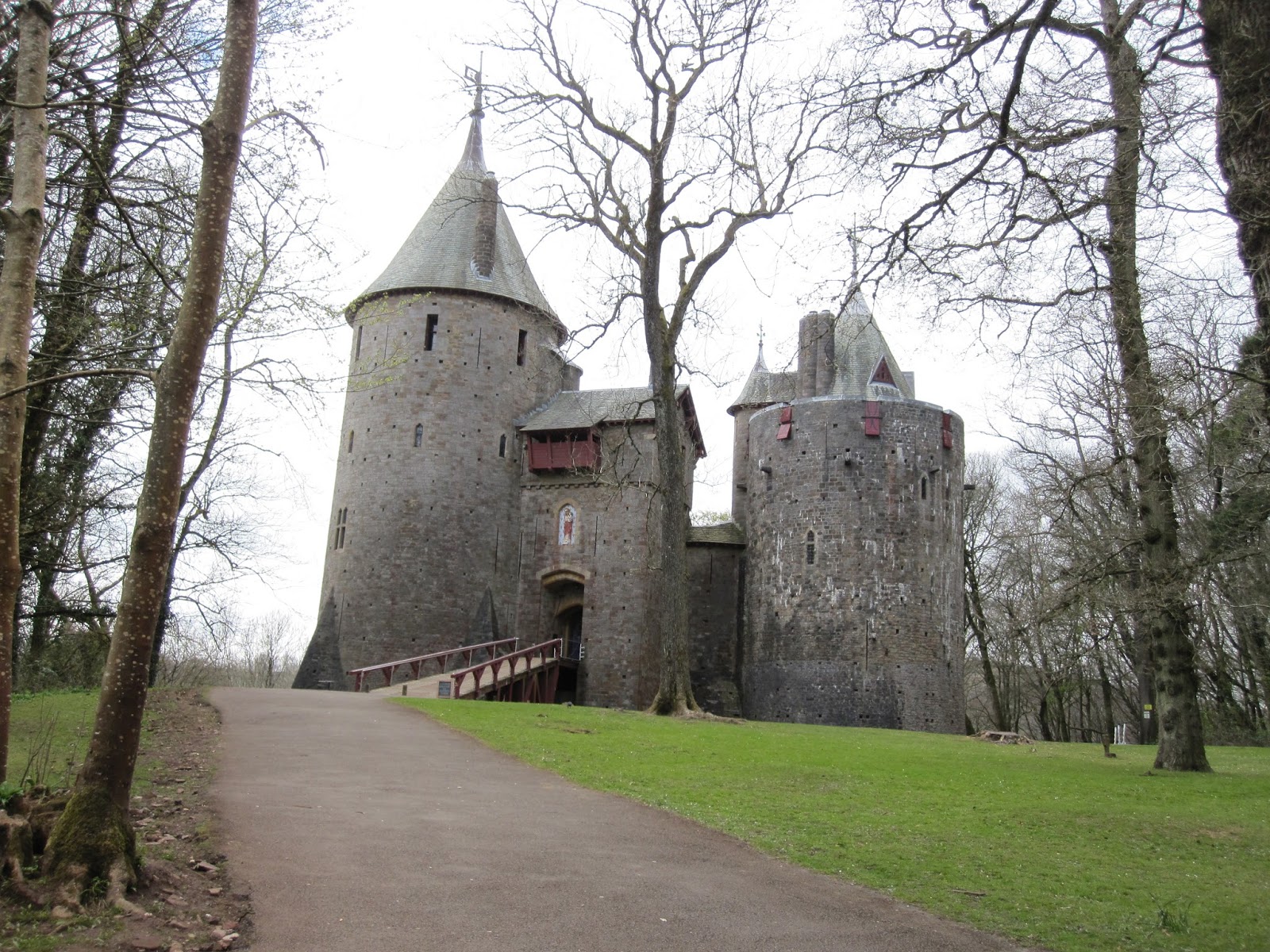 Taff Trail: Taff Trail from Cardiff Bay to Pontypridd