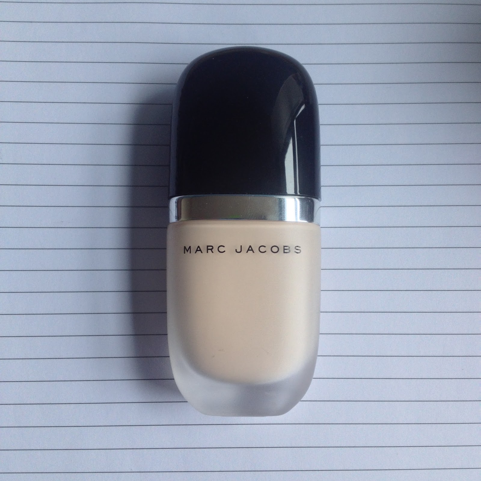 Makeup of a Pale Girl: REVIEW: Marc Jacobs Genius Gel Foundation