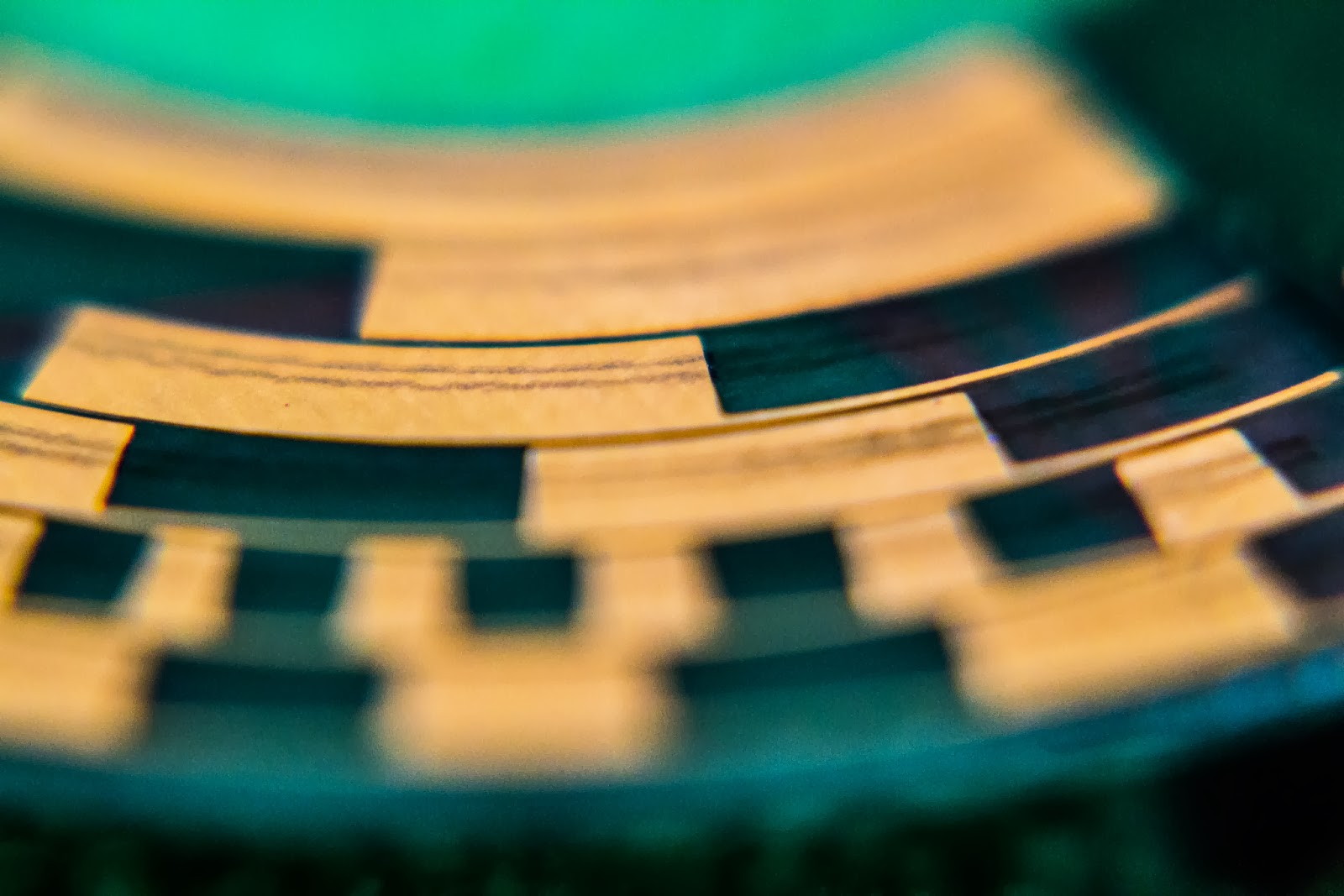 Canon 30-80 4-5.6 Tear Down, Inside a broken camera lens