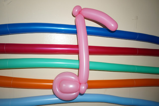 CLASSICAL: Music balloon notes