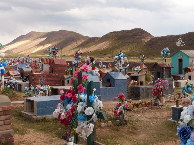 Con alma de valija.: Camino a Abra Pampa, corazón de la puna jujeña.