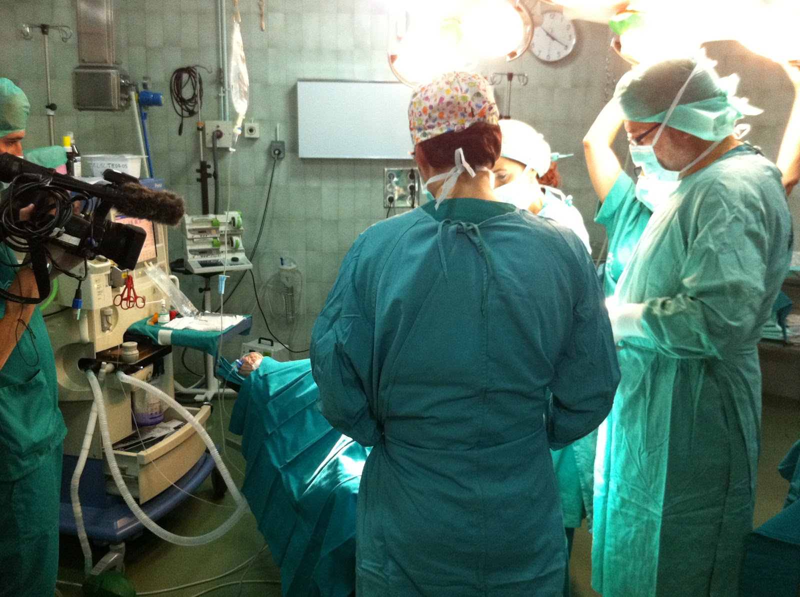 UGC-ORL HUVM: REPORTAJE SOBRE COLOCACIÓN DE PRÓTESIS FONATORIA