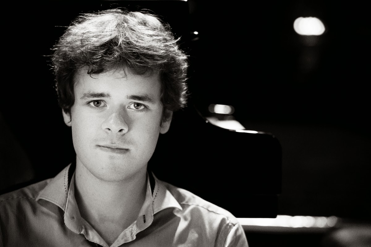 Planet Hugill: Benjamin Grosvenor and the Escher String Quartet