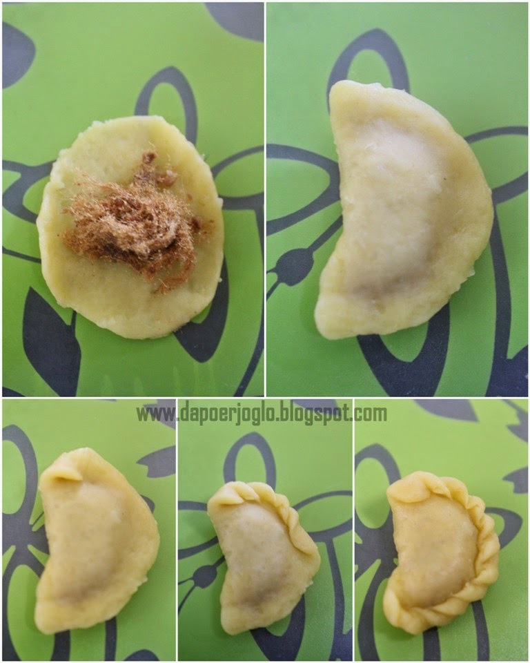 Dapoer Joglo: Pastel Mini Isi Abon