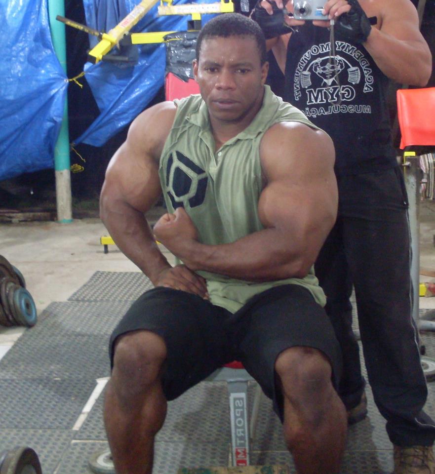 Worldwide Bodybuilders: Colossal Brazilian muscle - Moisés Pacheco
