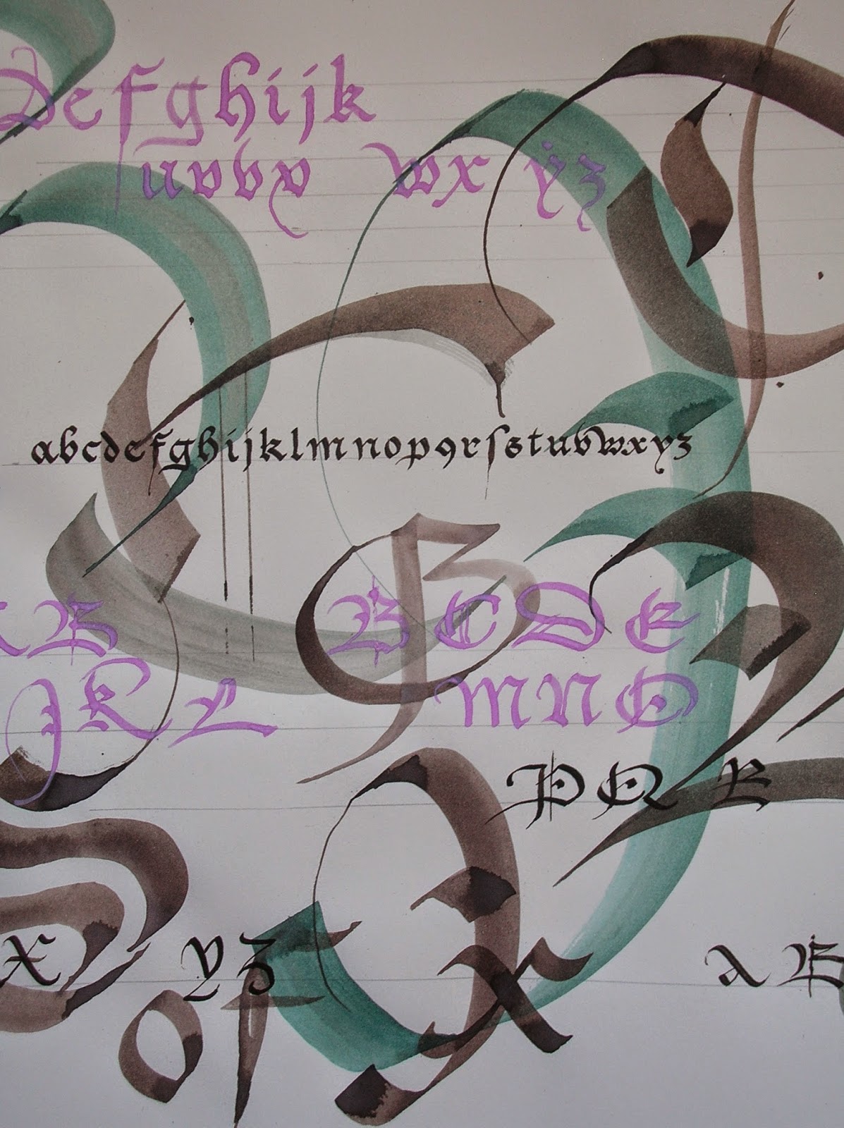 des mots bleus: Gothique bâtarde et plume à affiche (10/08/2013)