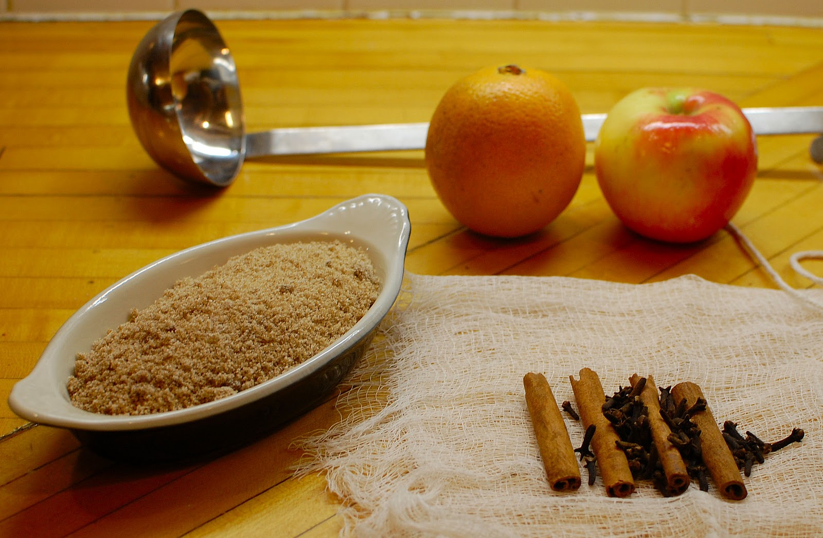 Technique of the Week: Mulling (for Cycling Santas) | We Like To Cook!