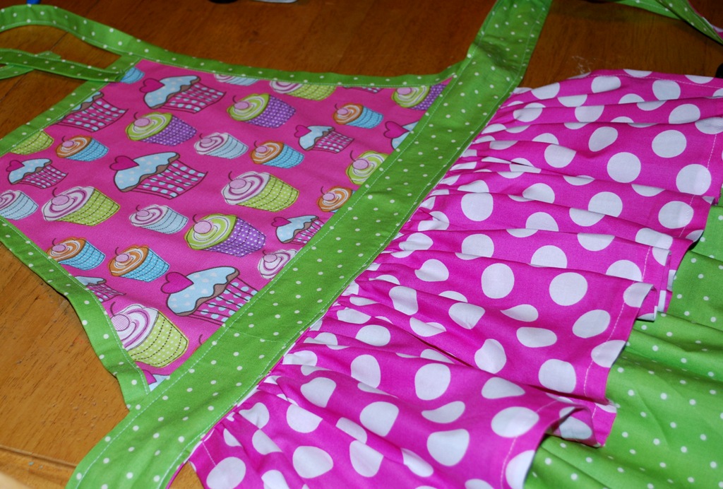 Boutique NutMeg Designs: My Pretty New Apron