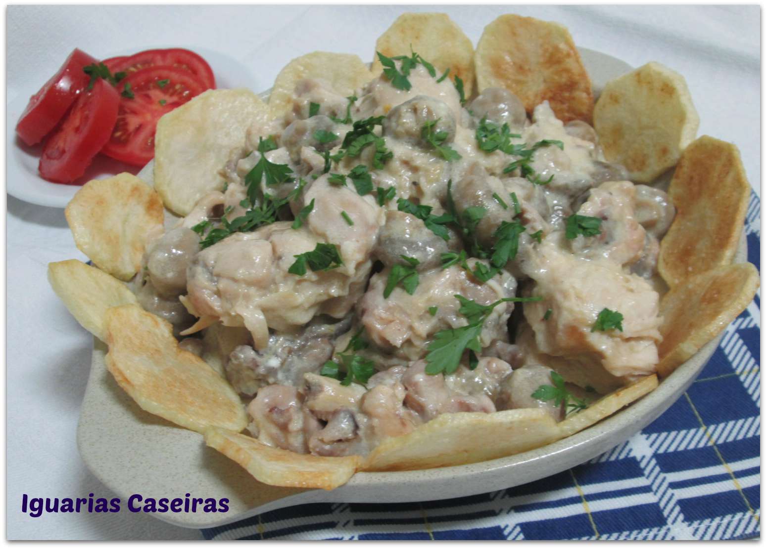 Iguarias Caseiras: Frango com natas e cogumelos