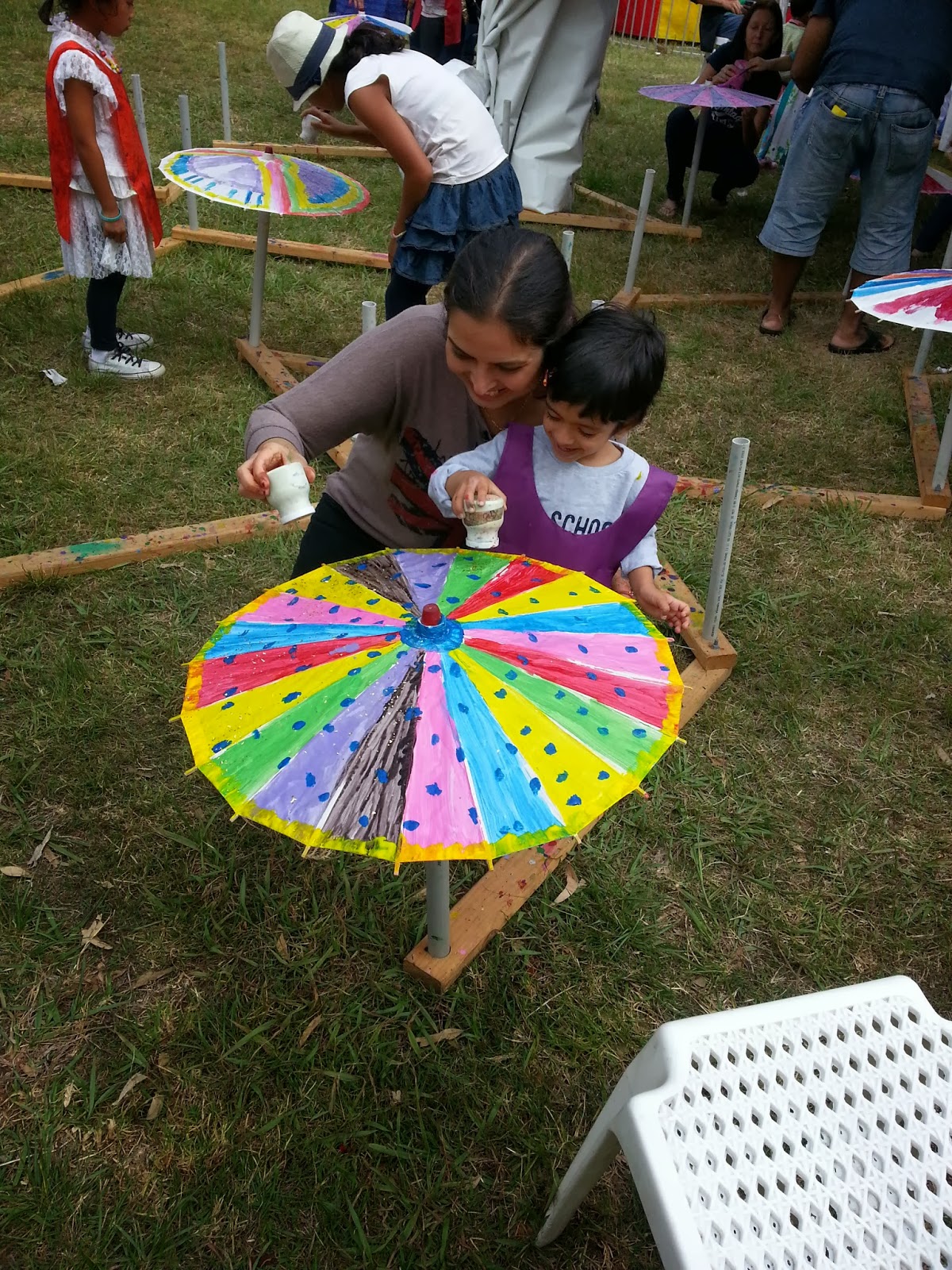 Life's little treasures: Kids activity - Umbrella painting