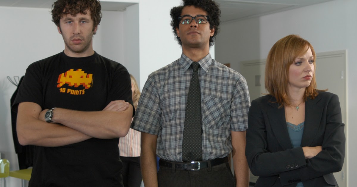 Kiss My Wonder Woman: Reasons You Should Be Watching The IT Crowd