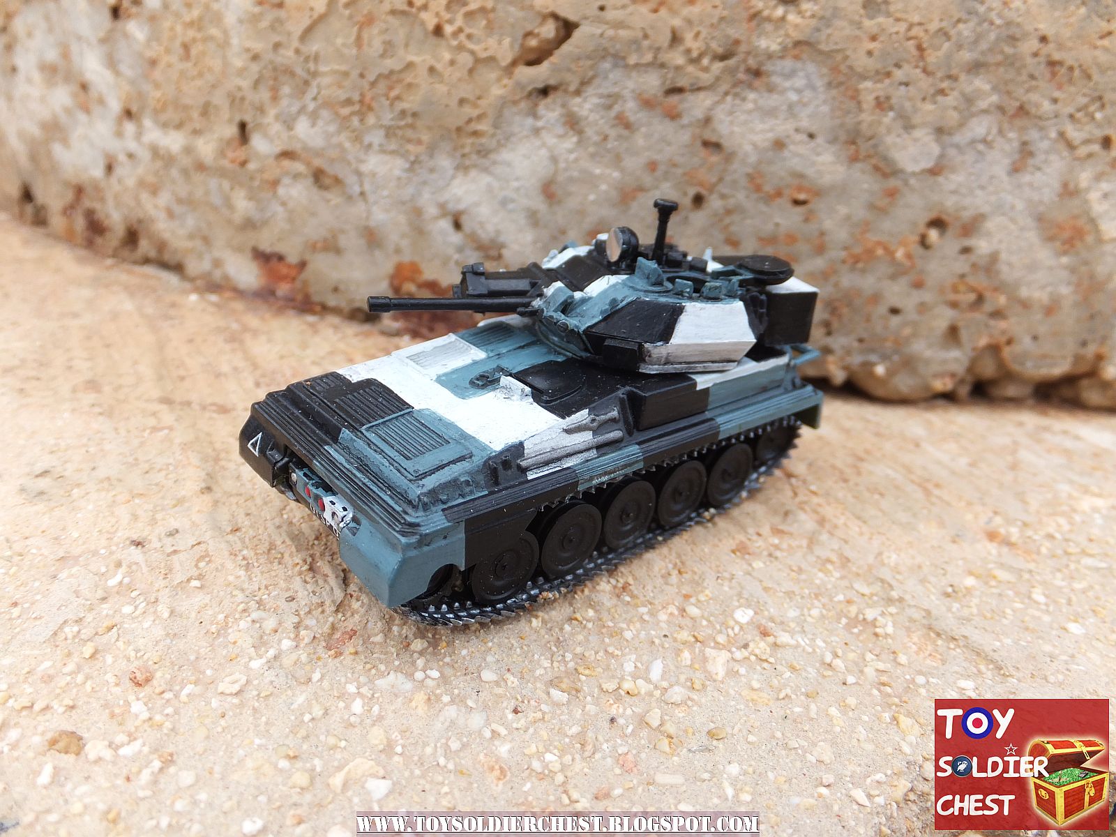 Toy Soldier Chest: Review; Airfix Scorpion / Scimitar Tank 1/76 Model ...
