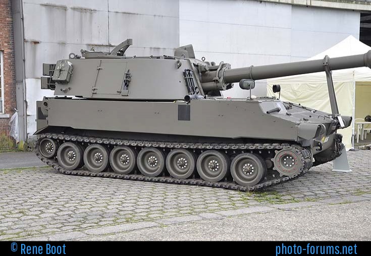 DEFENSE STUDIES: Positif, Indonesia Akan Membeli Howitzer M109A4