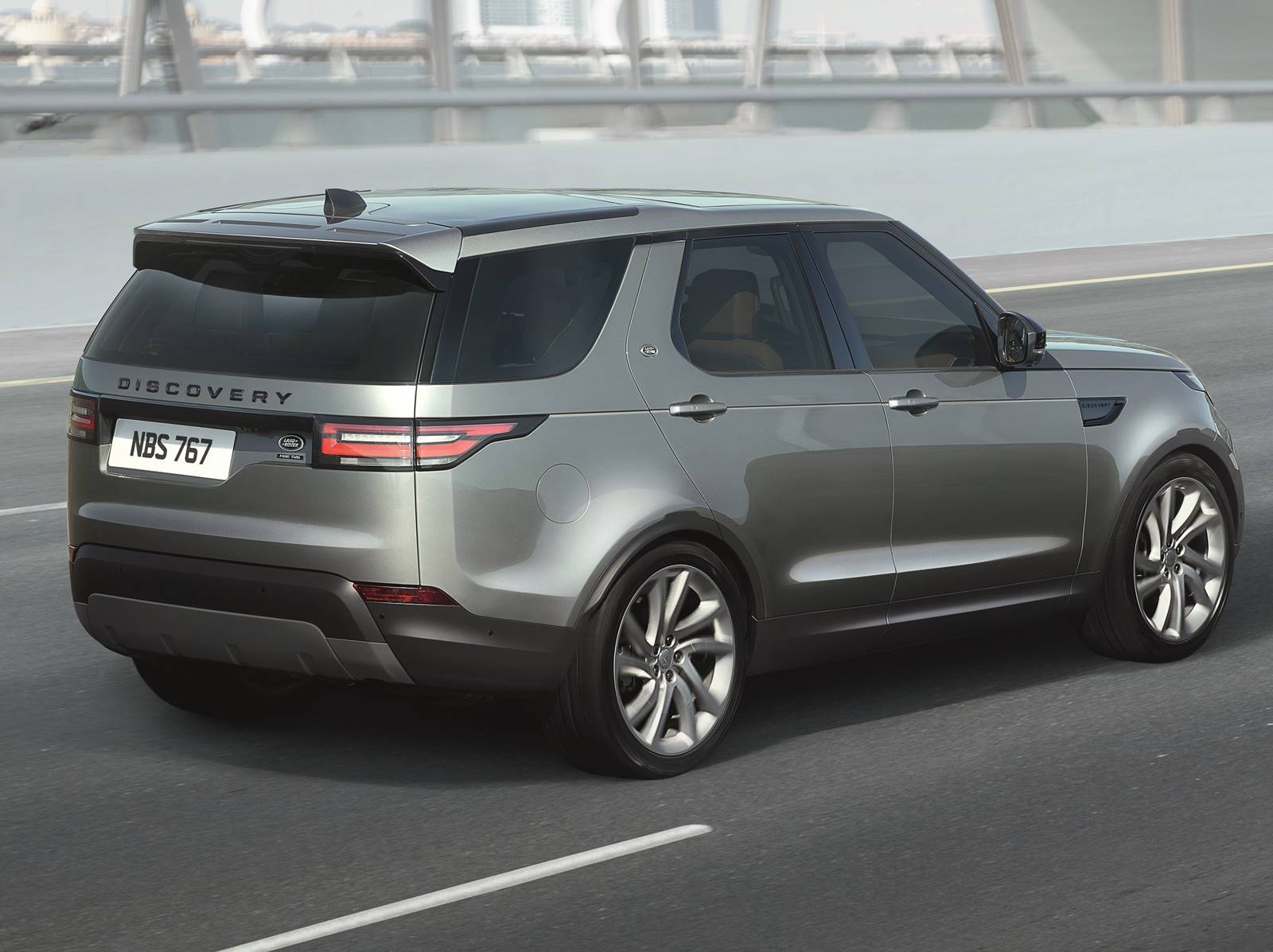 Land Rover Discovery 2017: fotos e especificações oficiais