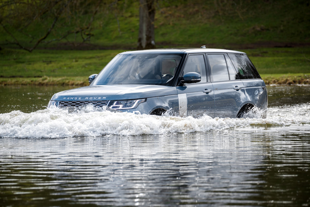 Modern Land Rovers Help You Calculate How Deep the Floods Are ...