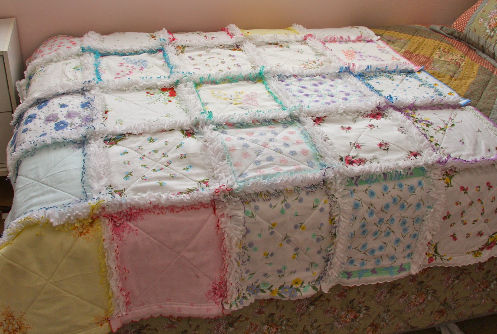 ZeedleBeez: Handkerchief Rag Quilt - My favorite
