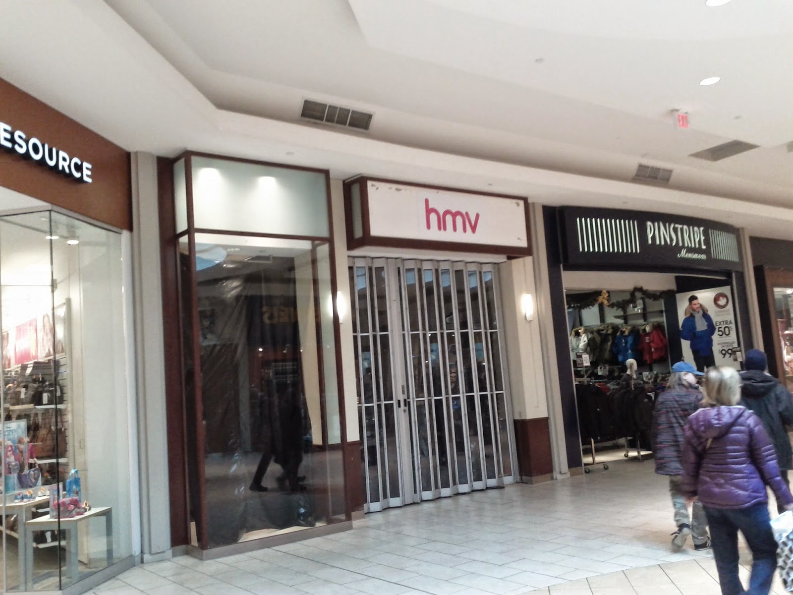 Toronto things: HMV opening holiday pop up shop at Dufferin Mall