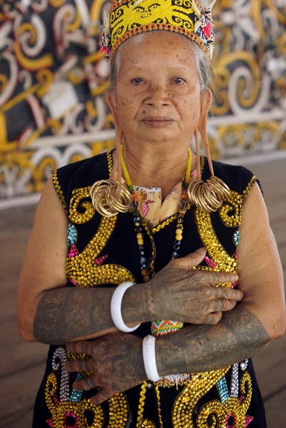 Travel Time: Inside Borneo : Dayak Kenyah