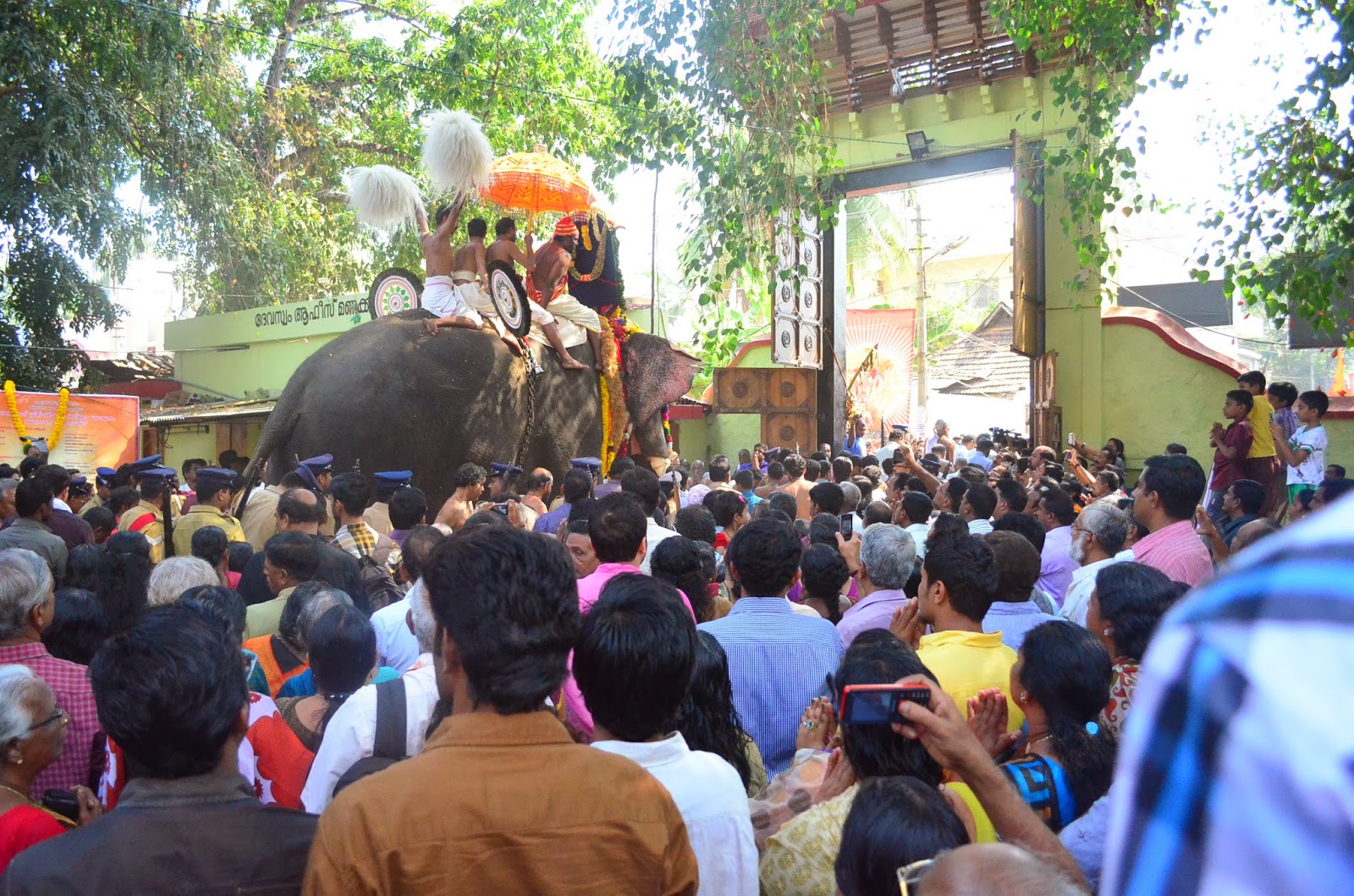 Attukalpongala: Procession arrives at Manacaud Sastha Temple