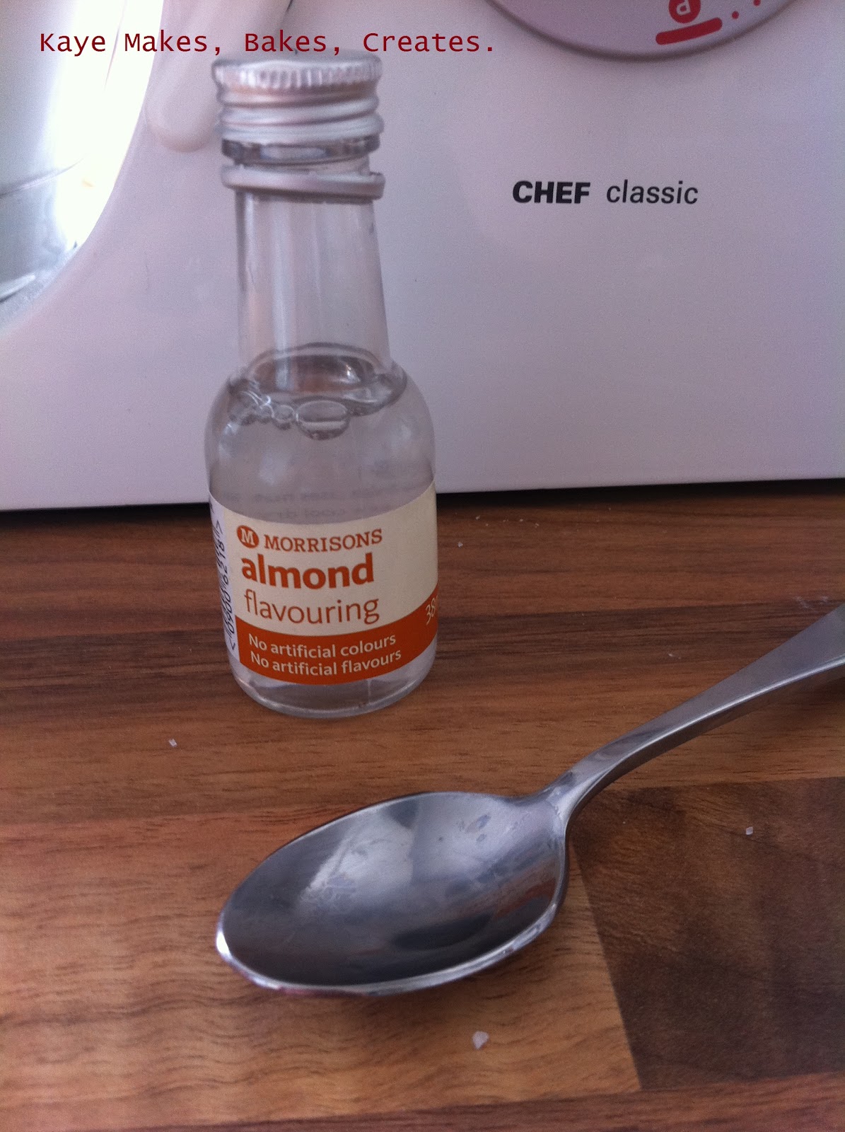 Kaye Makes, Bakes, Creates.: Jam and Almond Fairy Cakes