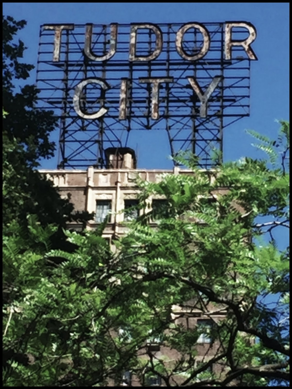 Tudor City Confidential: SIGN APPRECIATION DAY