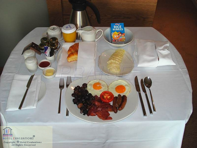 Room Service!!!: Setup trolley & tray room service