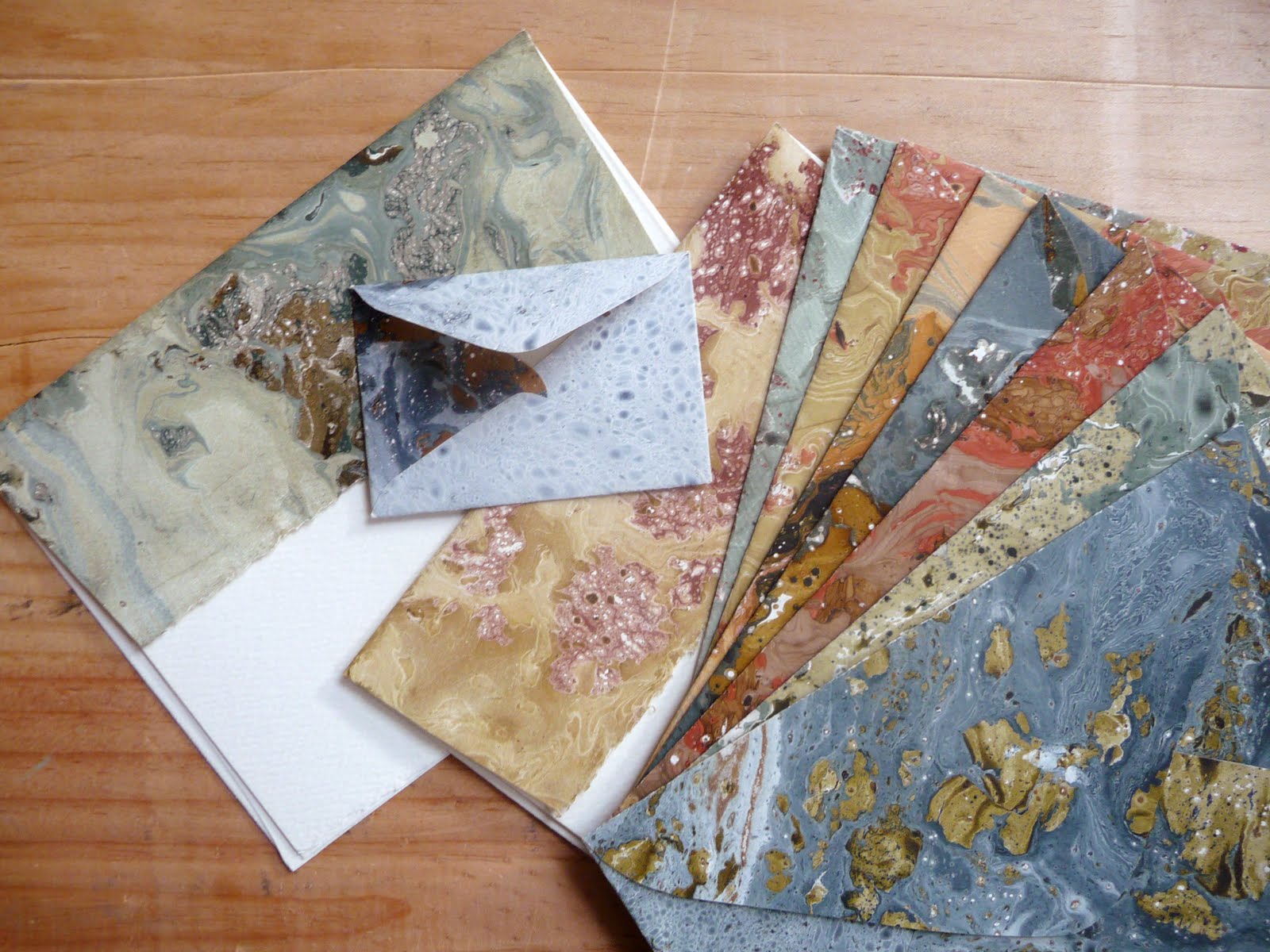 edizioni: Hand-made decorated paper collection