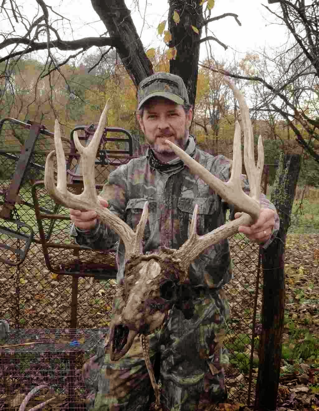 trophy-hunting: Illinois Bow Hunt Report - 10-12-13