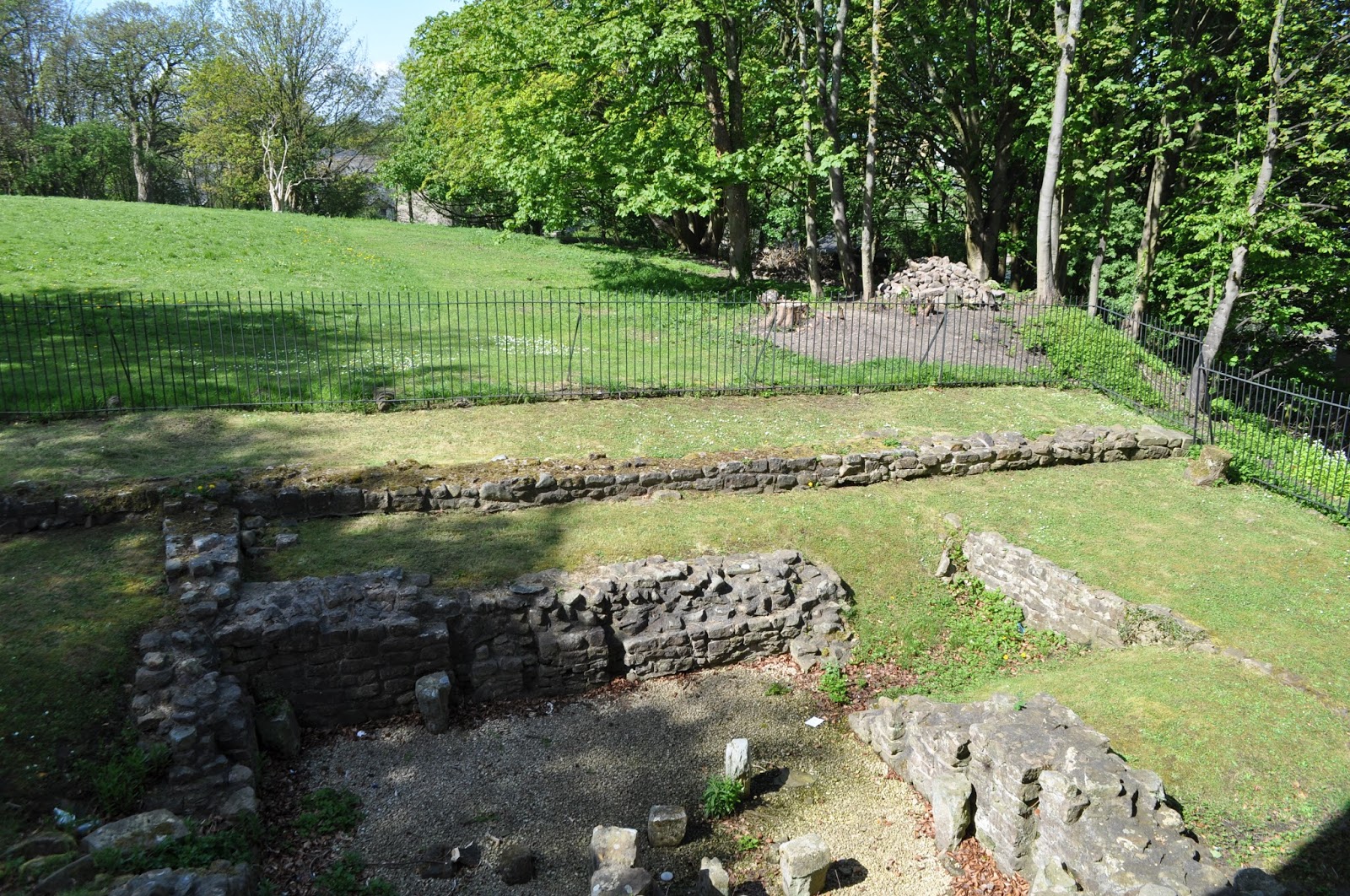 Lancaster - Roman Bath House Ruins ....